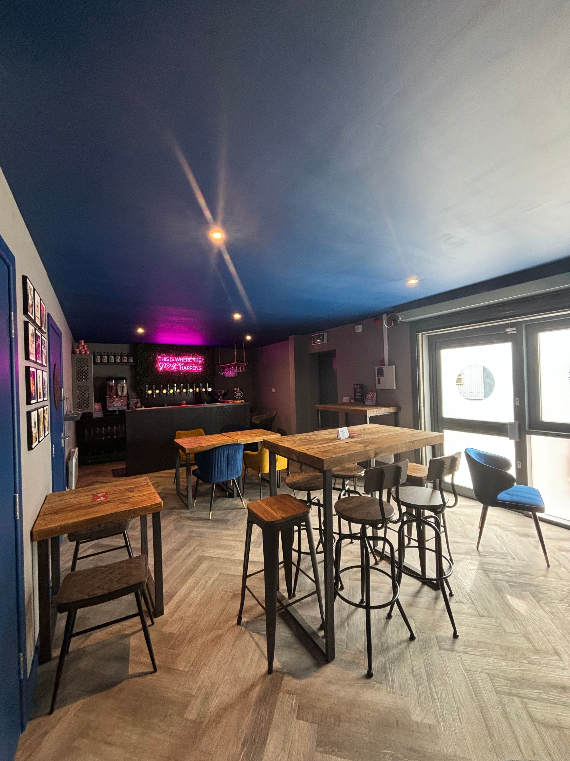 Bar – Cocktail Pickers